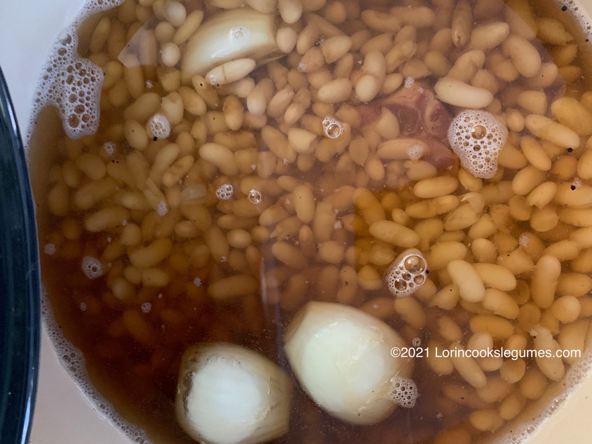 Maine Bean Hole – Lorin cooks Legumes